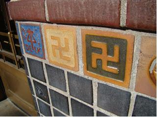 Swastika in american buildings and historical monumnets